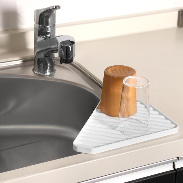 サイズ/約幅30×奥行19×高さ1.3cm内容量/1個材質/本体：ポリプロピレンすべり止め：熱可塑性エラストマー生産国/日本製耐熱温度/140度●空きスペースに置けて場所をとらない●スポンジや小物置きとしても●スタイリッシュな「HAUSシリ...