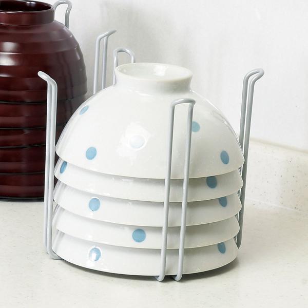 サイズ/約幅17.5×奥行17.5×高さ14.5cm内径：約14.5cm重量/約130g内容量/1個材質/鉄（エポキシ樹脂塗装）生産国/中国製●キッチンをスッキリ収納できる「ストレージチョイスシリーズ」の茶わんラックです。●お茶碗や汁椀、ボ...