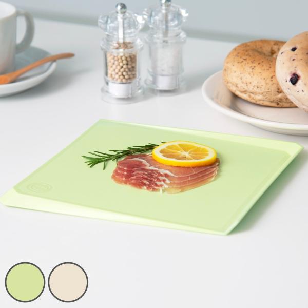 サイズ/約幅21×奥行22×高さ1cm重量/約105g内容量/1枚材質/ポリプロピレン種類/グリーン、ベージュ生産国/日本製耐熱温度/100度食器洗い乾燥機/使用可能●サトウキビ由来の環境に配慮した素材を配合したミニまな板です。●ちょっと使...