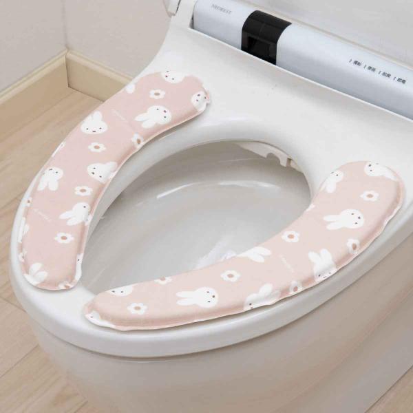 サイズ/約幅12×奥行38×高さ1.5cm内容量/1組材質/表面：ポリエステル100％中材：ポリウレタンフォーム裏面：熱可塑性エラストマー抗菌・防カビ・防炎生産国/中国製洗濯/洗濯機使用可能乾燥機/使用不可●可愛いミッフィーの便座シートです...