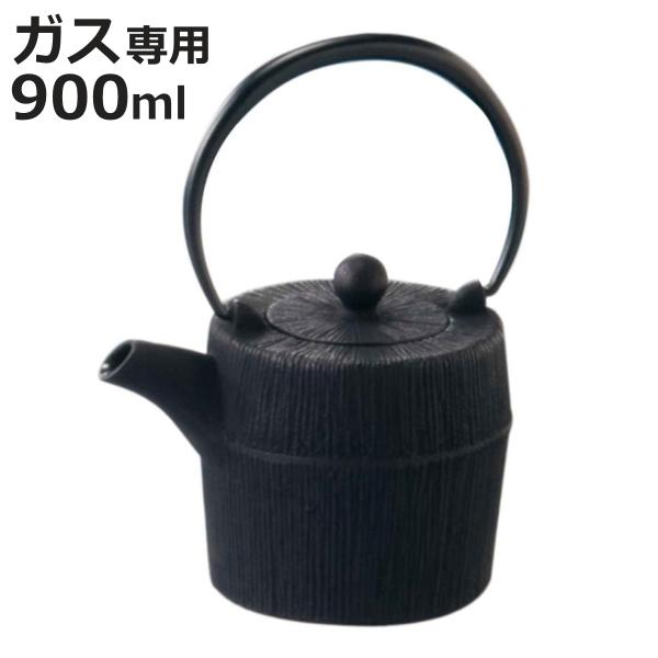 サイズ/約幅16.5×奥行12.5×高さ21.5cm容量/約900ml内容量/1個材質/鋳鉄生産国/日本製食器洗い乾燥機/使用不可電子レンジ/使用不可熱源/ガス火専用●南部鉄器の高級感溢れる鉄瓶です。●鉄瓶で毎日手軽に鉄分を摂取することがで...