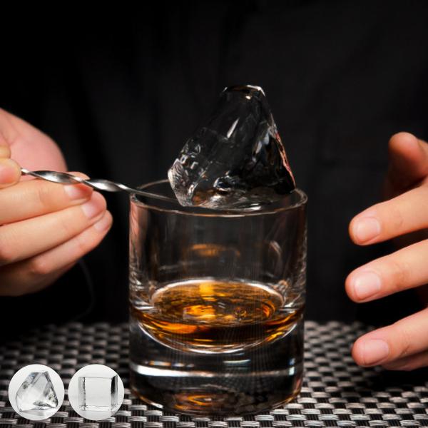サイズ/約幅22×奥行11×高さ14.8cm内容量/1個材質/断熱容器、貯水容器：ポリプロピレン アイスモールド：熱可塑性エラストマー種類/ダイヤモンド、キューブ生産国/中国製耐冷温度/-30度●自宅をバーの雰囲気に演出できる美しい氷が作れ...