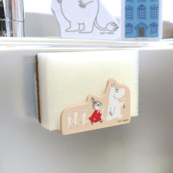 サイズ/約幅7.5×奥行5.1×高さ5cm内容量/1個材質/本体：ABS樹脂マグネット：ゴム磁石生産国/中国製耐荷重/約300g●大人気のムーミンがデザインされたスポンジホルダーです。●シンク周りでスポンジを収納するのはもちろん、小物の収納...