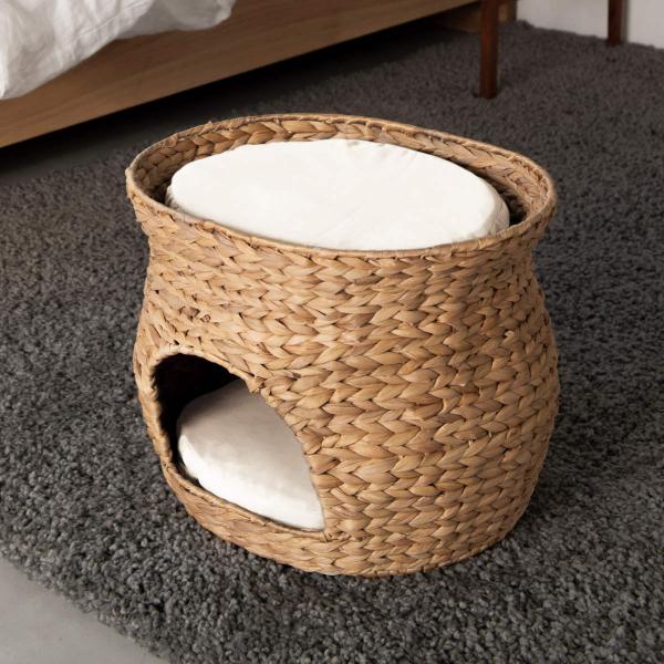 サイズ/約幅43×奥行37×高さ35cm内容量/1個付属品：クッション材質/ウォーターヒヤシンス●ペット用アイテムにもデザイン性が欲しいという愛好家の方々からの願いを叶えたペット用バスケットシリーズです。●天然素材の良さを活かしたテイストに...