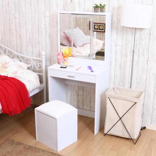 サイズ/約幅60×奥行39×高さ130cm内容量/1台材質/表面材：プリント紙化粧繊維板カラー/ホワイト生産国/中国製耐荷重/30kg座面耐荷重/80kg天板耐荷重/15kg組立状態/お客様組立品●LEDライトがついたシンプルなデザインのド...