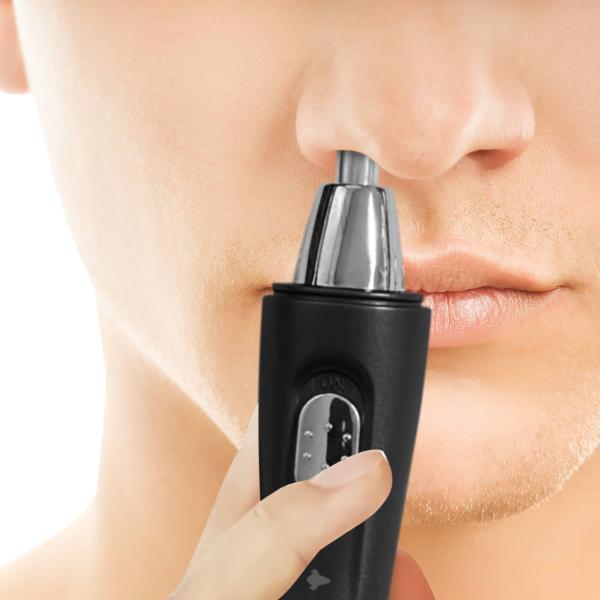 サイズ/約幅3.5×奥行3.5×高さ14cm内容量/1個付属品：ヘッドお手入れ用ブラシ材質/ABS樹脂、ポリプロピレン、ステンレススチール●高速回転するロータリーブレードが、安全に素早く、鼻毛処理します。●3Dアーチ型カッターヘッドを採用し...