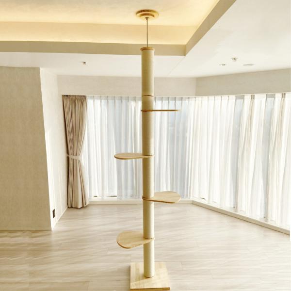 サイズ/約横60×縦50cm高さ235〜250cm重量/約9.5kg内容量/1台材質/天然木（松の木）、麻紐、紙ポール、アクリル生産国/中国製組立状態/お客様組立品●天然木を使用した頑丈で倒れにくい突っ張り式キャットタワーです。●天井にまっ...