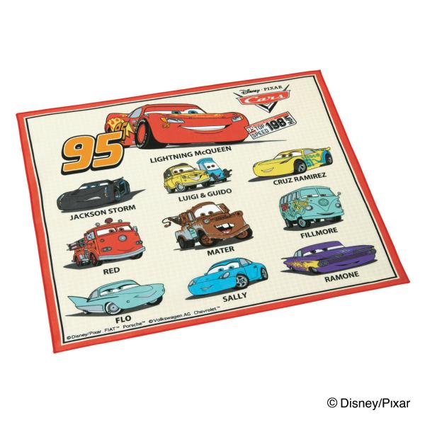 サイズ/約横43×縦43cm内容量/1枚材質/綿100％生産国/日本製●カーズがデザインされた43×43cmのランチクロスです。●お弁当箱を包んだり、ランチョンマット（ナフキン）としてご使用いただけます。●給食当番や、調理実習の時には三角巾...