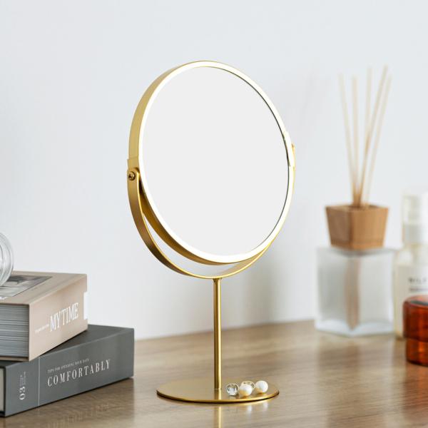 サイズ/約幅18×奥行10×高さ27cm重量/約500g内容量/1台材質/ガラス(2mm厚)、金属（鋼）カラー/ゴールド生産国/中国製組立状態/完成品●ゴールドのフレームが映えるインテリアミラー、LINO（ハイタイプ）です。●置くだけで空間...