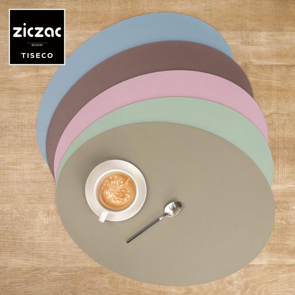 サイズ/約横47×縦33cm内容量/1枚材質/PVC（両面プリント）種類/Mauve、BLUESTONE、GREEN、BROWN、taupe生産国/中国製●クラシックな革の質感とモダンな雰囲気を組み合わせた 「TOGO」シリーズのランチョン...