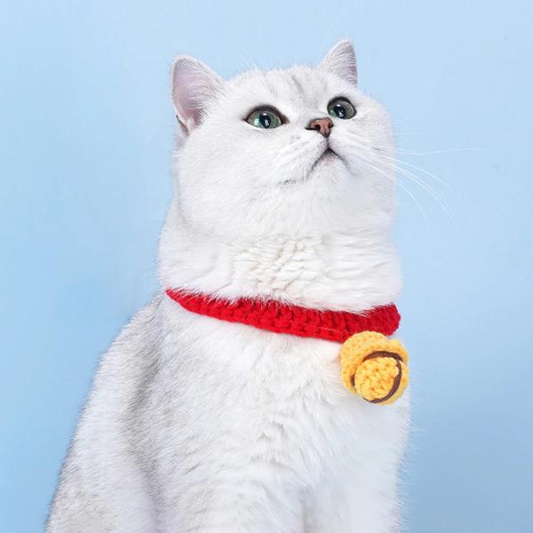 サイズ/首周り：約29cm鈴：約3cm内容量/１個材質/綿生産国/中国製洗濯/手洗いのみ可能●首輪の鈴には綿が詰められていて、首に負担がかかりません。●ベルの音がならず快適に過ごせます。●猫ちゃんの首周りに合わせて調節可能です。●柔らかいベ...