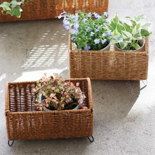 サイズ/約幅21.5×奥行13×高さ14.5cm重量/約335g内容量/1個材質/ポリプロピレン、ポリエチレン、アイアン種類/ブラウン、ナチュラル生産国/中国製●インテリアにしてもかわいい手編みバスケットです。●観葉植物との相性も抜群です。...