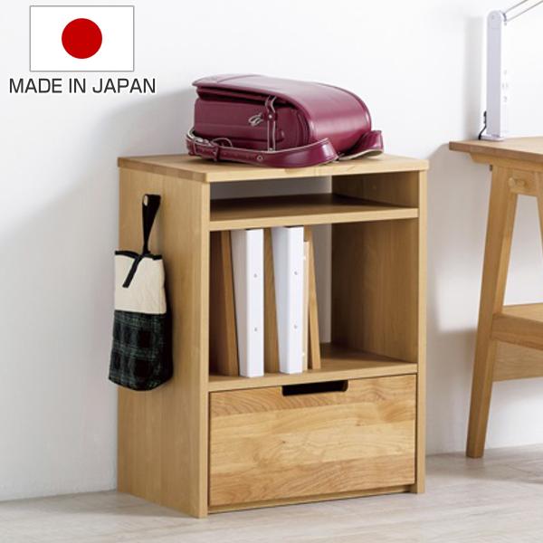 サイズ/約幅55.4×奥行41.9×高さ73cm重量/約16kg材質/アルダー無垢材カラー/ナチュラル生産国/日本製組立状態/完成品●アルダー無垢材を使用した幅55.4cmのランドセルラックです。●暖かみのある優しい色合いのアルダー材を使用...
