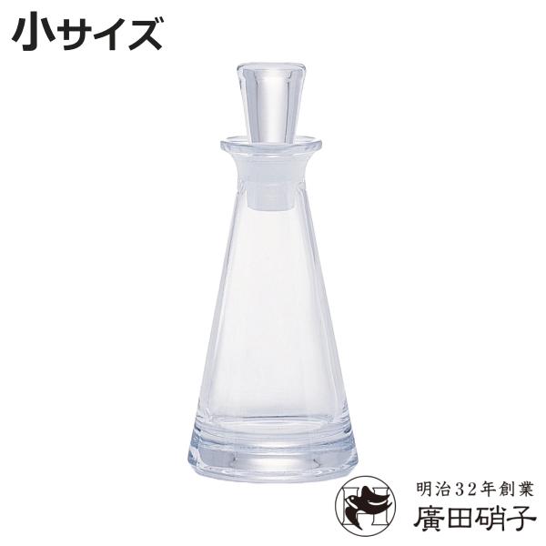 サイズ/約幅6.4×奥行6.4×高さ15cm容量/約100ml内容量/1個材質/ソーダガラス生産国/日本製●すり口のガラス栓が付いたドレッシングボトル小サイズです。●安定感のある形で、食卓でも使いやすいです。●ガラスはニオイや色が移りにくい...