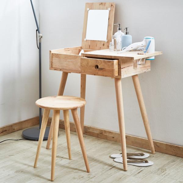 サイズ/約幅76×奥行43×高さ70.4cmホルダー：直径7cm内容量/デスク1台スツール1脚材質/ラバーウッド、ラッカー塗装生産国/マレーシア製組立状態/お客様組立品お届け梱包数/1個口●ラバーウッド無垢材の素材感を活かしたドレッサーデス...