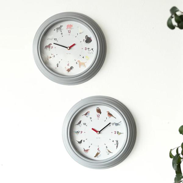 サイズ/約奥行5cm直径：約30cm重量/約400g内容量/1個付属品：単三系乾電池×3本材質/プラスチック、ガラス種類/アニマル、バード生産国/中国製電源/単三電池●動物たちが鳴いて時間をお知らせしてくれるユニークな掛け時計です。●秒単位...