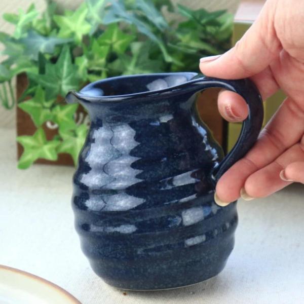 サイズ/約幅9.5×奥行12.5×高さ11cm重量/約270g容量/満水容量：460ml内容量/1個材質/磁器（瀬戸焼）生産国/日本製食器洗い乾燥機/使用可能電子レンジ/使用可能●瀬戸焼ならではの上品な佇まいが魅力の徳利です。●電子レンジ・...