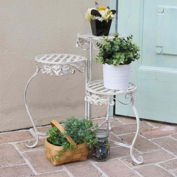 サイズ/約幅55×奥行47×高さ53cm折りたたんだ時のサイズ：約幅31×奥行31×高さ55(cm)重量/約2.4kg内容量/1台材質/スチール（粉体塗装・アンティーク加工）生産国/中国製●贅沢なガーデンライフが楽しめるフラワースタンドです...