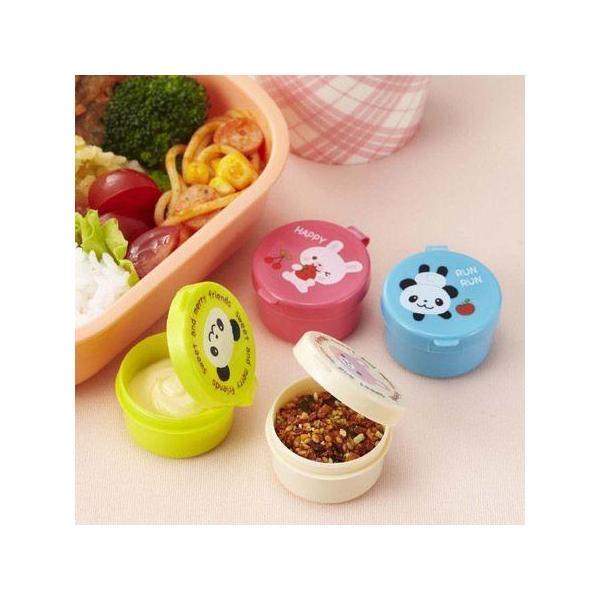 サイズ/約幅4.3×奥行3.7×高さ2.3cm容量/約14ml内容量/4個入(4柄×各1個)材質/ポリプロピレン生産国/日本製耐熱温度/70度耐冷温度/-20度●パンダやうさぎが可愛い蓋付きケースです。●マヨネーズやケチャップなどの調味料を...