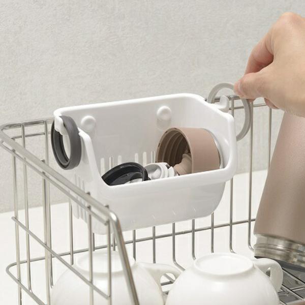 サイズ/約幅14.1×奥行11.2×高さ8.7cm重量/約300g内容量/1個材質/ポリプロピレン生産国/日本製●お弁当や水筒のパッキンなどの小物に使えるかわいいサイズの水切りカゴです。●水切りラックに引っ掛けてご使用いただけます。●フック...