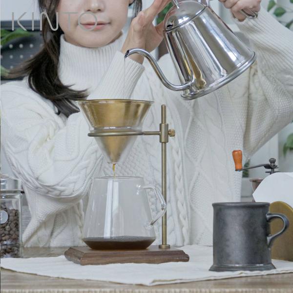 サイズ/約幅16.5×奥行13×高さ25cm重量/約900g内容量/1セット（スタンド、ステンレスフィルター、ガラスブリューワー、サーバー、ホルダー）材質/スタンド：ウォールナット（ウレタン塗装）、真鍮、18-8ステンレス、シリコーンゴムフ...