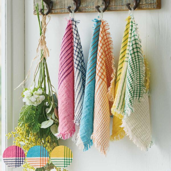 サイズ/約横30×縦45cm内容量/1枚材質/綿100％種類/ピンク、ブルー、イエロー生産国/インド製洗濯/洗濯機使用可能（ドラム式不可）●さまざまな用途に使えるキッチンクロスです。●吸水性に優れ、通気性の良い2重ガーゼ素材です。●畳み方次...