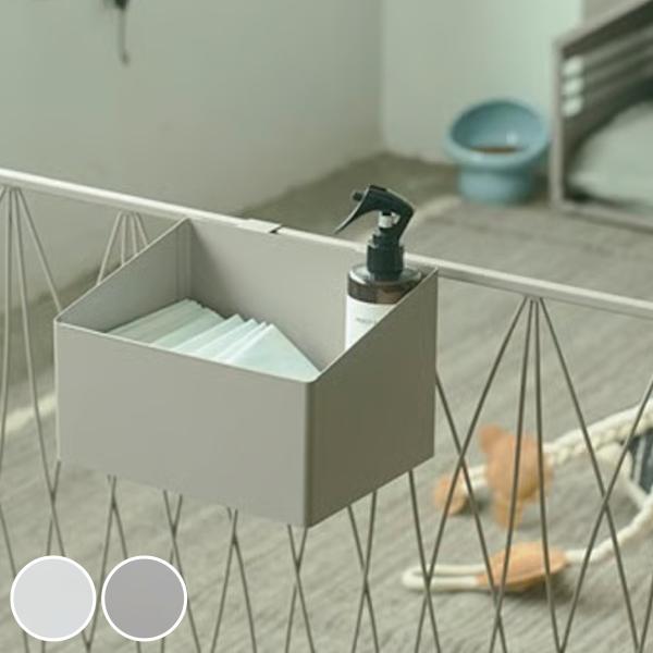 サイズ/外寸：幅23×奥行19.5×高さ15cm内寸：幅22.8×奥行16.8cm内容量/1個材質/ガルバリウム鋼板種類/ミルク、ラテ生産国/中国製●ペット用ケアグッズやトイレシートの収納に便利なストレージボックスです。●ゲートに引っ掛けた...