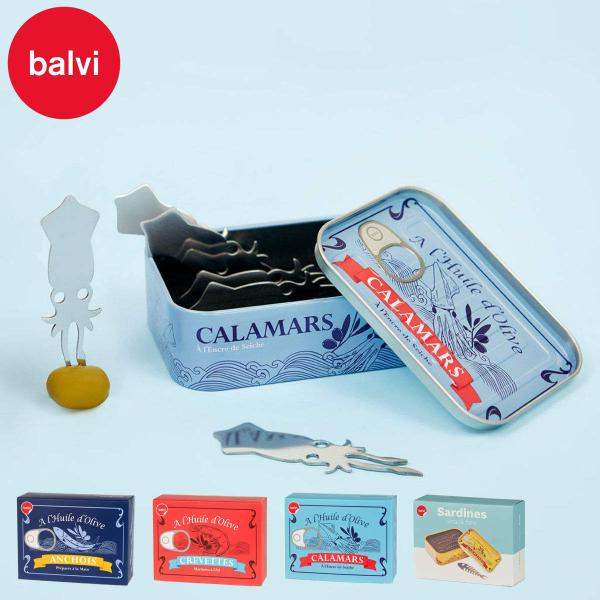 サイズ/約幅10.5×奥行7.8×高さ3.5cm内容量/1個（フォーク6本入り）材質/ステンレス鋼種類/アンチョビ、クルヴェット、カラマリ、サーディーンズ●海外マーケットで見つけたような、缶詰モチーフのスナックフォークセットです。●アンチョ...