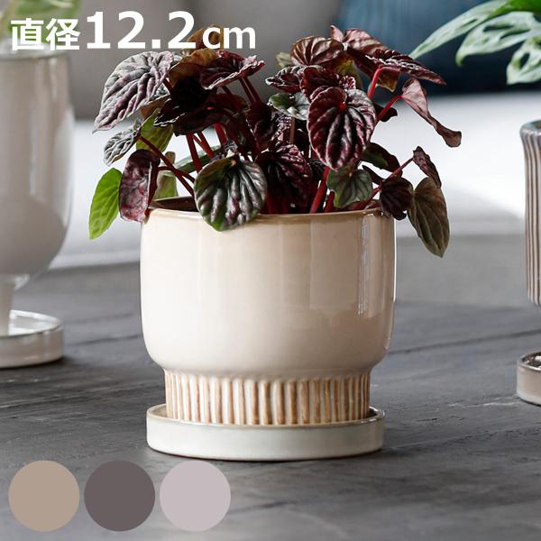 サイズ/約高さ10.8cm直径：約12.2cm内径：約10cm内容量/1個ソーサ―付材質/セラミック種類/ベージュ、グレー、ホワイト●なめらかな曲線とやわらかな光沢が美しい、シンプルで上品な植木鉢です。●下部にあしらわれた繊細なストライプ模...