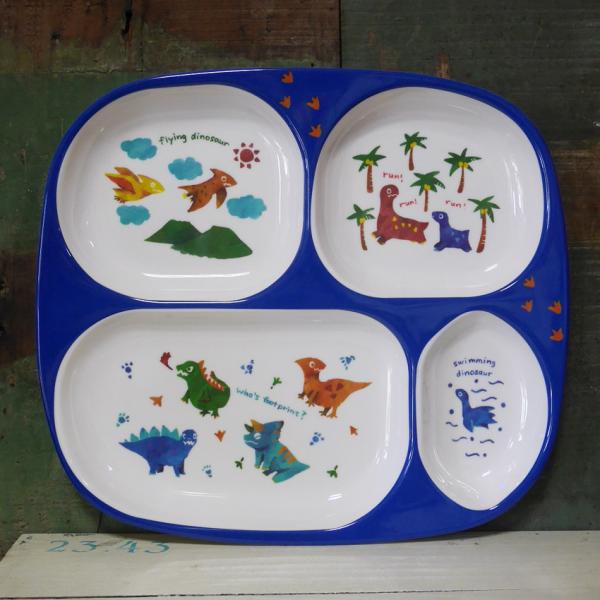 わくわくたのしいごはんの時間をキュートな動物達とすごせる、DECOLE(デコレ)のRegenbogen(レーゲンボーゲン)シリーズです。こちらはカラフルなきょうりゅうの柄が入ったメラミンランチプレートです。メラミン製なので割れにくく、小さな...