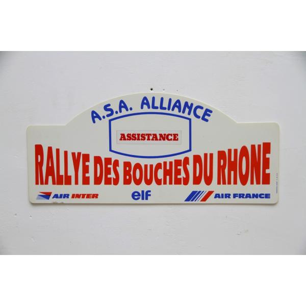 デンマーク買付品になります。買付先のオーナー様がイギリス、フランスで見つけてきた1点です。長期保管品で中古品と理解の上検討お願いします。北欧  ラリープレート　モータースポーツ　ラリー　ゼッケン参考サイズ　Ｈ20.5cm×Ｗ46cm素材　プ...