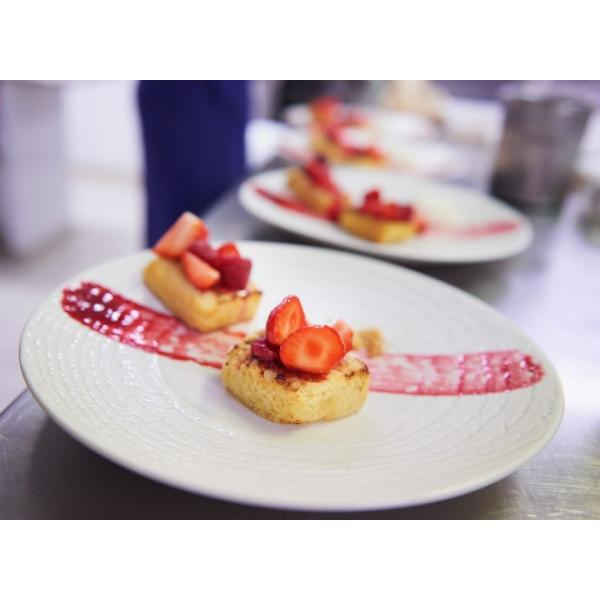 2015年発表された「アルボレッセンス」シリーズ。木が大地からエネルギーを得て、葉を大空へ、太陽へと大きく広げる・・・そんな自然が持つエネルギーや神秘性からインスパイアされました。 （ARBORESCENCE＝木、年輪）木のモチーフは職人の...