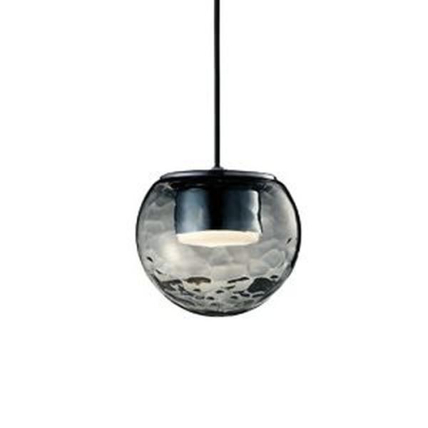 ODELIC水面の美しいゆらめきをイメージしたあかり。高い透明感をもつセードから放たれる光がインテリアを彩ります。白熱灯60W相当　342lm非調光スモークグレー・模様入電球色高演色LEDランプ交換可能型ランプNO：NO293Eランプ仕様：...