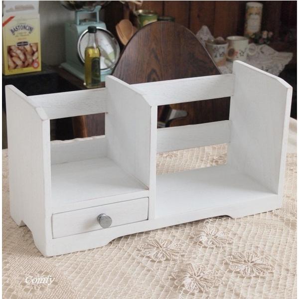 20%OFF!!3850円→3080円インテリア雑貨はいつもそばにあるもの。センスが良くておしゃれじゃなくちゃいけませんよね！大人のお部屋にしっくり馴染む、木製の雑貨はいかがでしょう？木のぬくもりにほっと癒されます。ホワイトのブックスタンド...