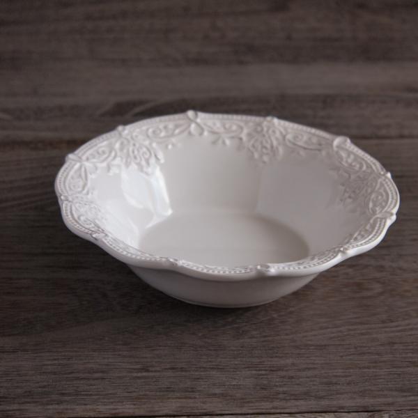 落ち着いた大人のための、食器シリーズ！クラシカルなレリーフ模様。おしゃれな食器たちで特別な時間を演出しましょう！釉薬の下から薄く見えるクレイの色相が、アンティーク感と、独特の雰囲気を醸し出しています。パーティーなどのスペシャルオケージョンは...