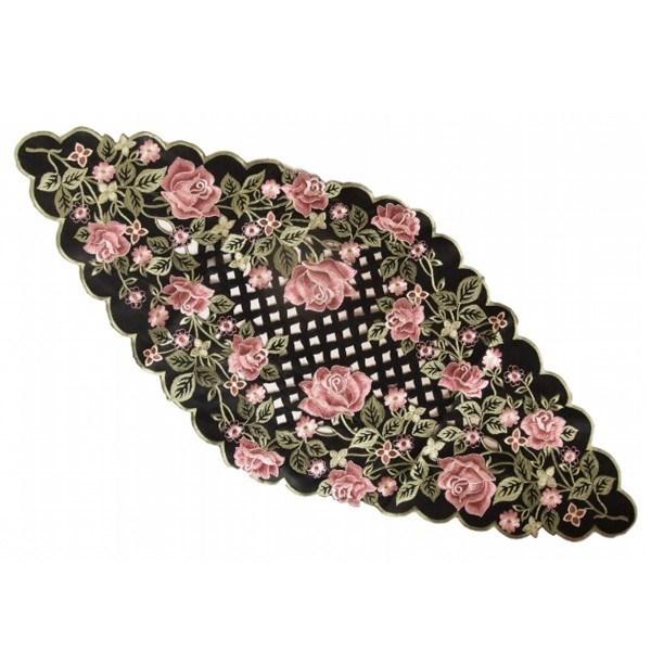 ソルシエール〜魔女の名を冠したバラのドイリーは、おとぎ話に出てくるような、小さな魔女の庭をイメージしてデザインされました。暗闇の中で悠然と咲き誇る、「薔薇」の持つ魅力を大胆な色使いと柄域で表現し、まるで魔法にかけられたように見れば見るほど魅...