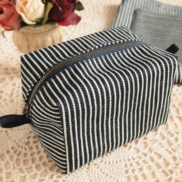 セール！40%OFF！2340円→1404円カンフィオリジナルブランド、クラフト☆Kekeの作品です。かわいいヒッコリー生地のポーチです♪しっかりした生地なので、たくさん入れても大丈夫！お化粧品や小物を入れて！バッグに入れて女子力アップ〜♪...