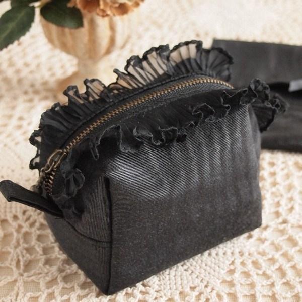 セール！40%OFF2340円→1404円カンフィオリジナルブランド、クラフト☆Kekeの作品です。おしゃれなモアレ生地のフリルポーチです♪高級感たっぷりなので、パーティーなどのお伴に！お化粧品や小物を入れて！バッグに入れて女子力アップ〜♪...