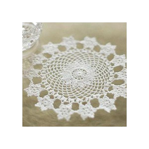 ◆ナチュラルレースの魔法♪◆肌触りが心地よい手編みのナチュラルレース！ちょっとしたスペースにかけるだけで、お部屋がやさしい雰囲気になります。上質感のある繊細な仕上がりが特徴の細糸クロシェ。従来のドイリー糸よりも細い糸を使用して、丁寧に編み込...