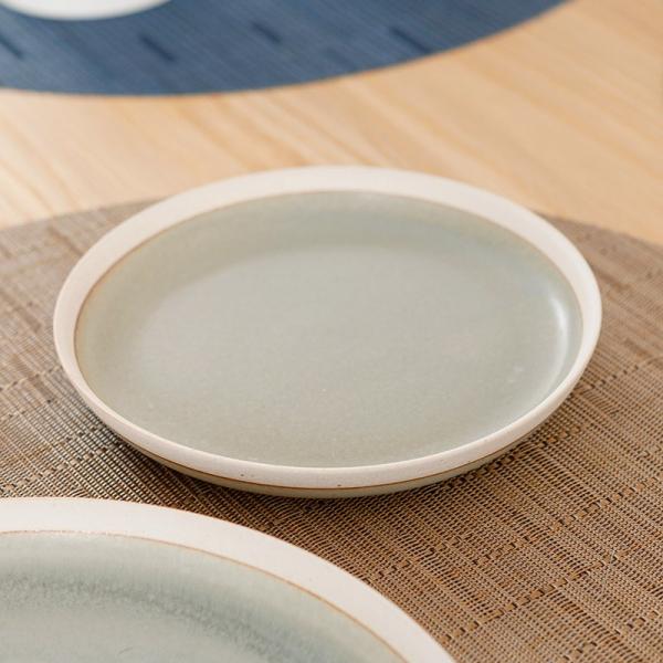 ■商品仕様□商品番号“hiiro / ヒイロ”そら プレートM(φ150mm)  / t-k-thi006gr□サイズ   ・φ150mm×H19mm□素材   ・陶磁器□備考   ・サイズに多少の誤差がある場合がございます。   ・ご覧頂...