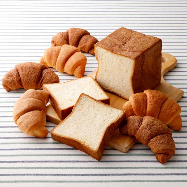 【発売日：2023年09月16日】リピーターも多い、コモ自慢の人気の食パンとシンプルな風味のクロワッサン2種を詰め合わせた新セット☆毎日の食卓に彩りを添えます。【通販限定・予約商品】毎月15日と月末に予約締切、締切から10日前後で商品をお届...