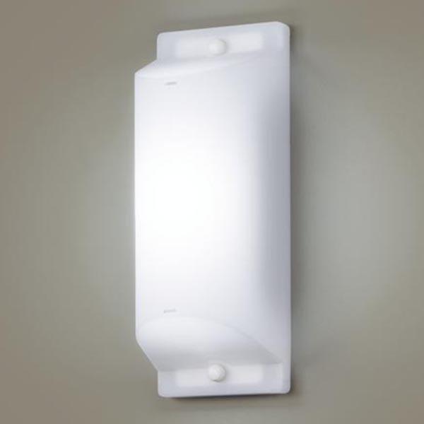 ●LED交換不可●昼白色5000K●Ra83●固有エネルギー消費効率：4.5W・419 lm・93.1 lm/W●ビルトインガレージや集合住宅の屋外駐車場などに。広範囲に光をまわすブラケット。壁面はもちろん天井にも取り付けられます。●（注）...