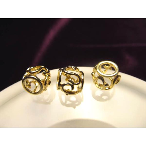 ■サイズ・重さなど：約9-9.5mm 長さ約8mm大量の場合はお気軽にお問い合わせ下さい!■商品説明：激安副資材不動の人気のSilver925製パーツ！デザインブレスのサイズ調整・アクセントに！！Silver925製のロンデルやスカシビーズ...