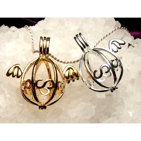 ■サイズ：本体 縦36mm 幅37mm。 中に約16mmまでの天然石が入ります。（6mm前後より小さい物はケージの隙間から落ちてしまいます。）■素材：真鍮■量（入り数）：１個■商品説明：激安副資材ストーン入れ替えペンダント【ケージ型】お好み...