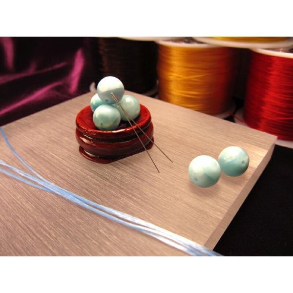 ■サイズ・重さなど：-■名称など：-■商品説明：ブレスのゴム直しにピッタリの水晶の線、2重もしくは4重でお作りできます。水晶の線・オペロンゴム一般的にブレスレット用に使用されるゴムです。カラーバリエーションも豊富です! 石の色に合わせてお使...