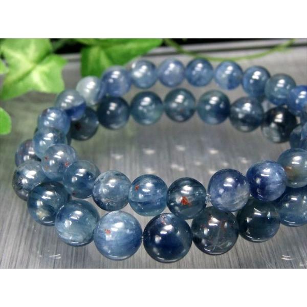 ■サイズ・重さなど：6.5ミリ-7ミリ×28珠前後 手首周り約16.5cm※こちらの商品は透明ゴムを使用しているため、サイズのお直しができない商品となっております。ご注意ください。■産地・原産国：ブラジル産■名称など：カイヤナイトシリカ【藍...