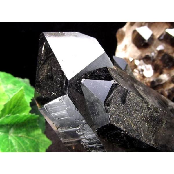 ■サイズ・重さなど：重さ約200g-250g 1個売り。目安サイズ:240gで約幅82mm×73mm、高さ44mm。重さでの出品なので、長さや幅はさまざまです。■産地・原産国：ブラジル ミナス・ジェライス州 コリント産■名称など：黒水晶 モ...