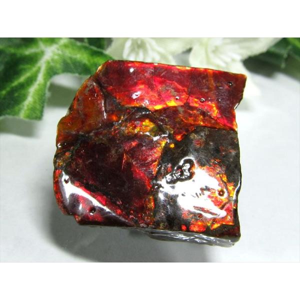 ■サイズ・重さなど：幅 約25mm×25mm厚さ 約7mm、重さ 7.6g■産地・原産国：カナダ産■グレードなど：5A■名称など：アンモライト ドラゴンスキン【竜の鱗】■商品説明：大人気！アンモライト入荷しました！極上の遊色効果の現れている...