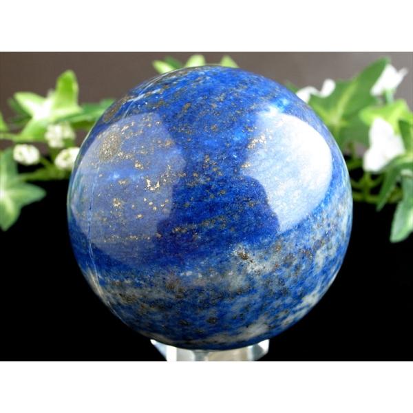 ■サイズ・重さなど：直径61mm 重さ368.4g■産地・原産国：アフガニスタン■グレードなど：3A■名称など：ラピスラズリ【青金石】■商品説明：幸運を呼び寄せるラピスラズリの丸玉が数量限定入荷です！表面の加工も滑らかでつやつやと光沢感があ...
