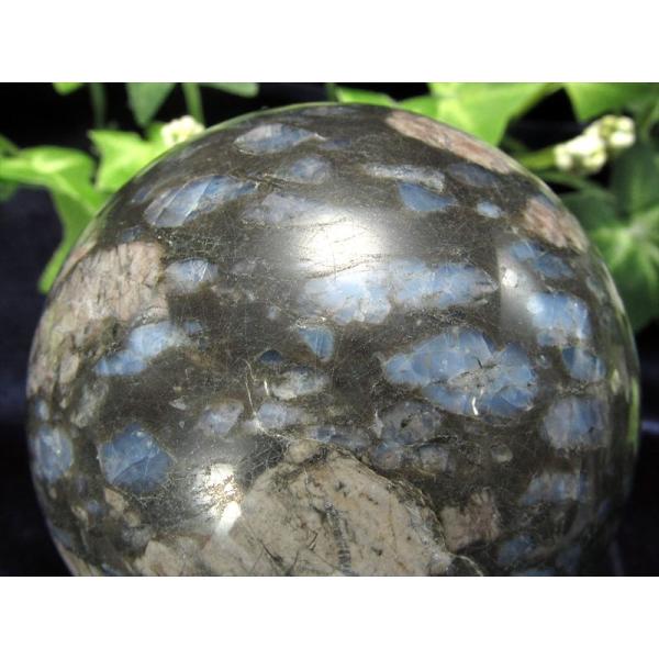 ■サイズ・重さなど：直径約60mm 重さ316g■産地・原産国：ブラジル産■名称など：ケセラストーン■商品説明：当店で大人気！毎回即完売するケセラストーンの丸玉がこのたび入荷しました！2008年のツーソンショーにおいてメロディー女史が紹介し...